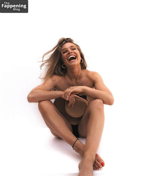 Lola Weippert Sexy And Topless 8 Photos Thefappening