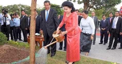 សម្តេចអគ្គមហាសេនាបតីតេជោ ហ៊ុន សែន ចូលរួមអបអរសាទរបុណ្យ«រុក្ខទិវា ០៩ កក្កដា ឆ្នាំ២០២១ ក្រសួងព័ត៌មាន