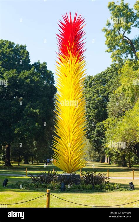 Kew Royal Botanical Gardens Iconic Dale Chihuly Reflections Exhibition