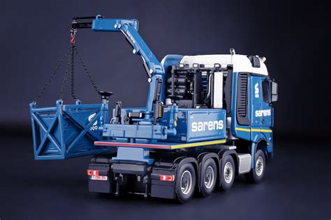 Imc Models 20 1070 Mercedes Benz Arocs Bigspace 8x4 With Fassi Cra