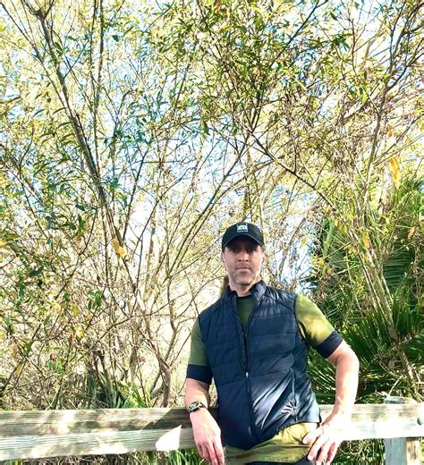 Ali Karimi 💚🤍 ️🌹 Instagram