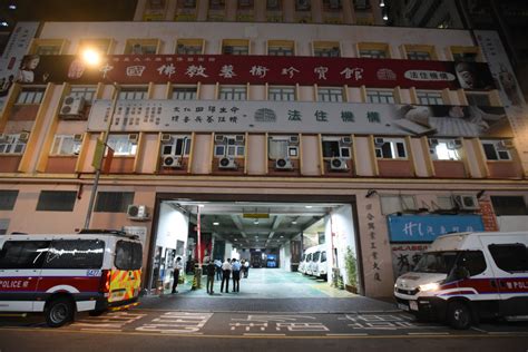 內地男來港買名牌戒指遇竊失近40萬元現金 警憑3線索拉25歲金髮男 星島日報