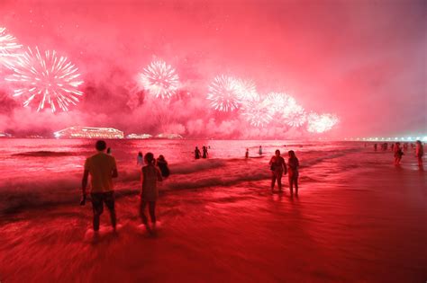 Fotos Veja as comemorações de Ano Novo pelo Brasil 31 12 2016 UOL