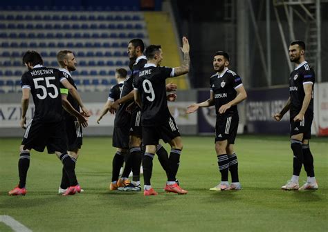 Qarabağ liderliyini davam etdirir