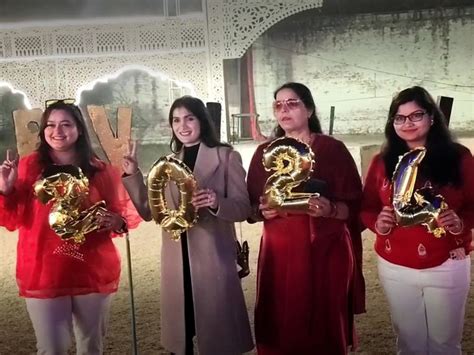 New Year Celebrated Till Late Night In Firozabad फिरोजाबाद में देर