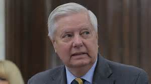 How Tall Is Lindsey Graham Photo Of His Small Stature Has Everyone Talking