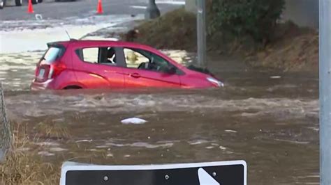Massive Water Main Break In Hollywood Hills Nbc Los Angeles