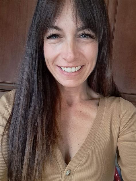 The Face Of A Mom That Enjoys The Heat F35 Rfaces