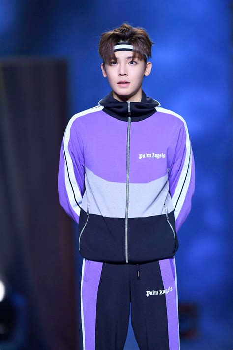 《新舞林大会》侯明昊不服输重跳显实力秦岚压力山大连呼 想回家” 搜狐大视野 搜狐新闻