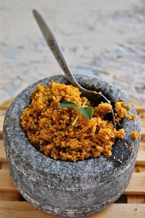 Kerala Style Dried Shrimp Chutney — Unakka Chemmeen Chammanthi Banana