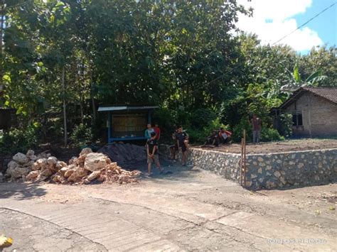 Pembangunan Balai Padukuhan Sentul Tileng Girisubo