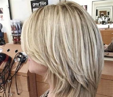 საშუალო სიგრძის მოდური ვარცხნილობები თხელი თმისთვის