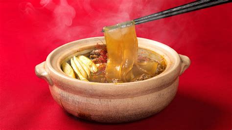 極太麻婆春雨監修 咖喱中華 永楽 大曽根店 和牛極太カレー春雨を提供しているデリバリー専門店です🇨🇳食欲そそるカレーに春雨を合わせた新感覚