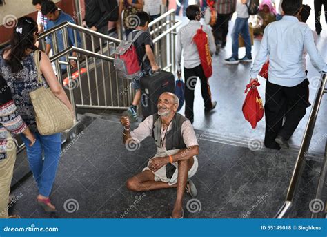 Éditorial Gurgaon Delhi Inde Le 6 Juin 2015 Un Vieux Pauvre