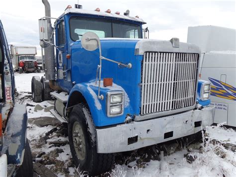 Salvage 1994 International 9300 Truck Trailer For Parts Calgary