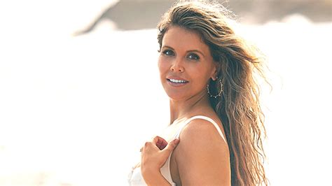 Who Is Katrina Scott All About The Sports Illustrated Swimsuit Model Hollywood Life