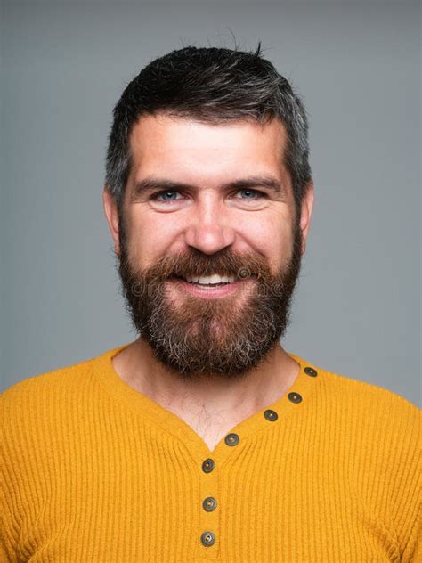 Cara De Sonrisa De Hombre Simpático Sonriente Expresiones Y Emociones