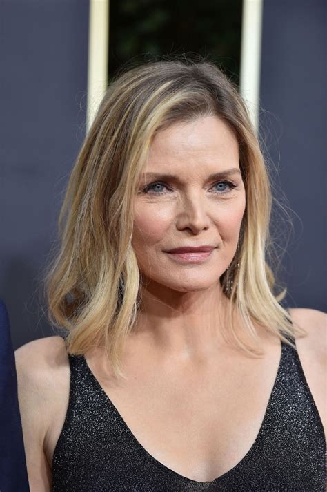 Michelle Pfeiffer 2020 Golden Globe Awards • Celebmafia