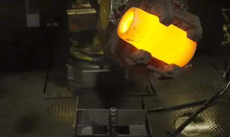 Пентагон строит завод по производству 155 миллиметровых снарядов для Украины