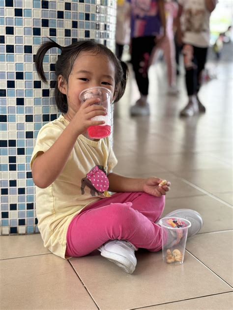 ชมรมศิษย์เก่าโรงเรียนธ ชมรมศิษย์เก่าโรงเรียนธิดานุเคราะห์