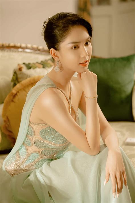Hình Ảnh Ngọc Trinh Đẹp Quyến Rũ Gợi Cảm Mê Người