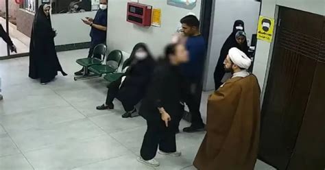رجل دين إيراني يصور امرأة خلسة أثناء إرضاع طفلها