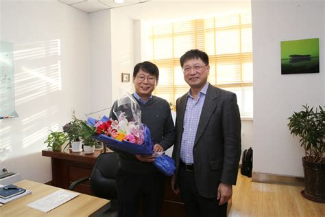 校长张希看望外籍教授李明洙 吉林大学新闻中心网站