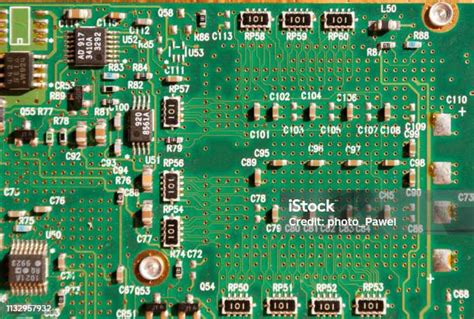 클로즈업 사진 녹색 인쇄 회로 기판pcb 컴퓨터는 그것을 배경으로 합니다 0명에 대한 스톡 사진 및 기타 이미지 0명 녹색
