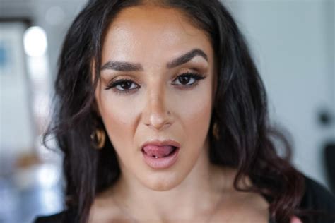 Sheena Ryder Face Wallpics Net Wallpapers Photos Pictures Backgrounds