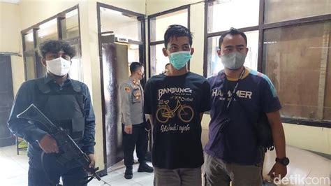 Wajah Lesu Sopir Pemerkosa Siswi Smp Dalam Angkot Di Bandung