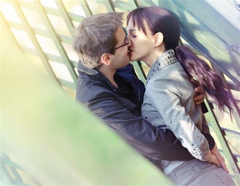 ドキドキさせんなっ！ 男性が経験した「とろけるようなキス」6選｜「マイナビウーマン」