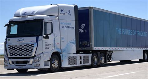 현대차 수소연료전지트럭에 레벨4 자율주행 시스템 시험