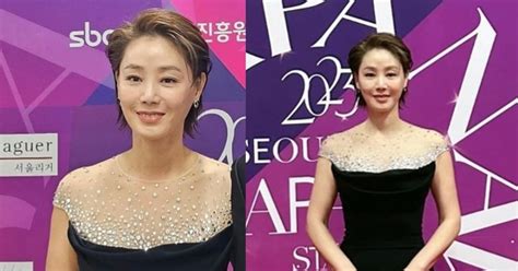 김성령 숏컷 여신 독보적 아우라 고상한 오프숄더 드레스룩 스타와 패션