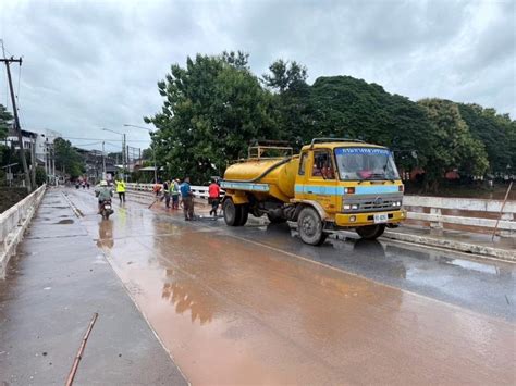 Photo Gallery ทางหลวงชนบทเผยถนน 14 สายใน 7 จังหวัดรถผ่านไม่ได้ จากปัญหาน้ำท่วม ดินสไลด์