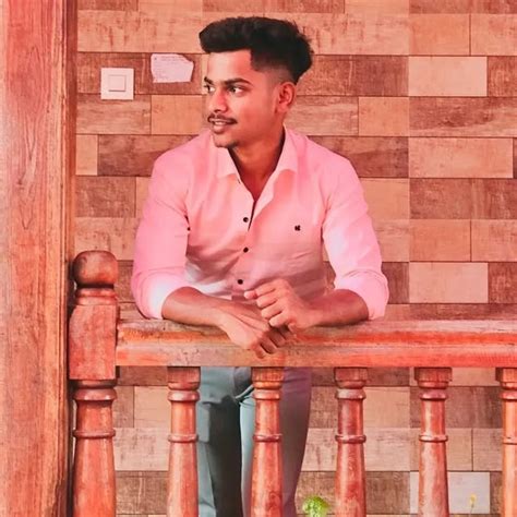 𝕍𝕚𝕣𝕒𝕛 💸 Viraj Sambre 491 • Threads Say More