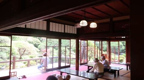 柴又の美しい観光スポット山本亭と楽しい帝釈天参道沿いの食べ歩き 旅行気分になれる楽しい街歩きを紹介
