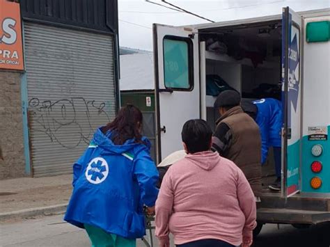 Se abrieron las puertas de una ambulancia y un paciente salió