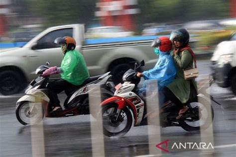 Rabu Sebagian Kota Besar Di Indonesia Diprakirakan Hujan Ringan