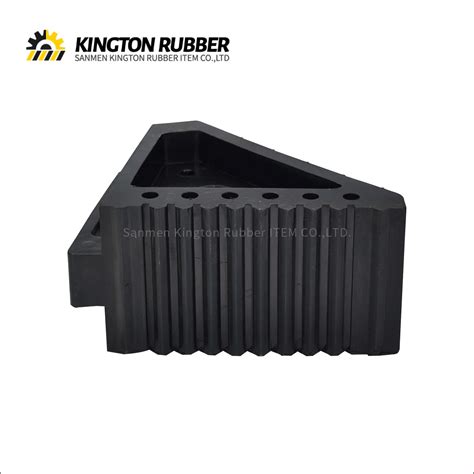 2024 Truck Rubber Wheel Chock Block With Handle Car Wheel Chocks And