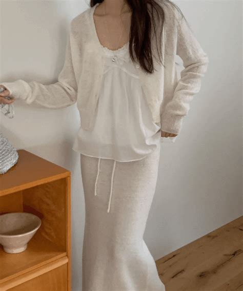 미엘 노브가디건 25ss 봄가디건 브이넥가디건 얇은가디건 파스텔 데일리 베이직 심플 단추 알파카 여리핏 에이블리