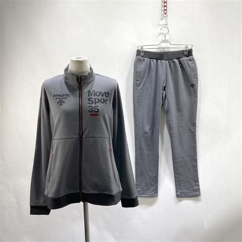 데상트 여성트레이닝복세트 기모 미사용 L 영구제 헬로마켓