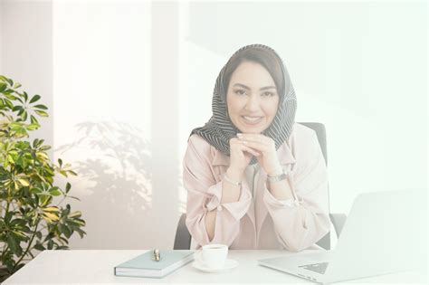 دکتر مریم محمودی پزشک و متخصص تغذیه