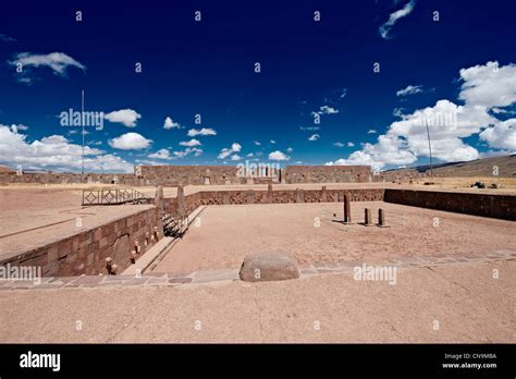 Three Steles In Semi Underground Temple Templete Semi Subterraneo Pre