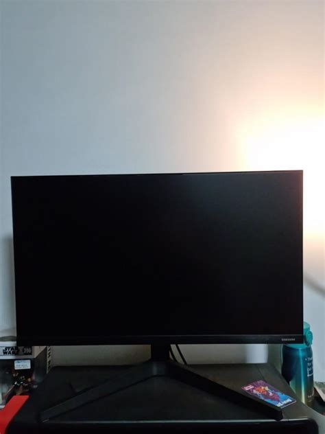 Samsung monitor 24-inch, 75hz refresh rate, Computers & Tech, Parts ...