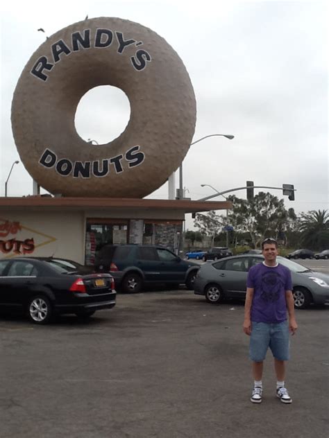 Randys Donuts Points With A Crew