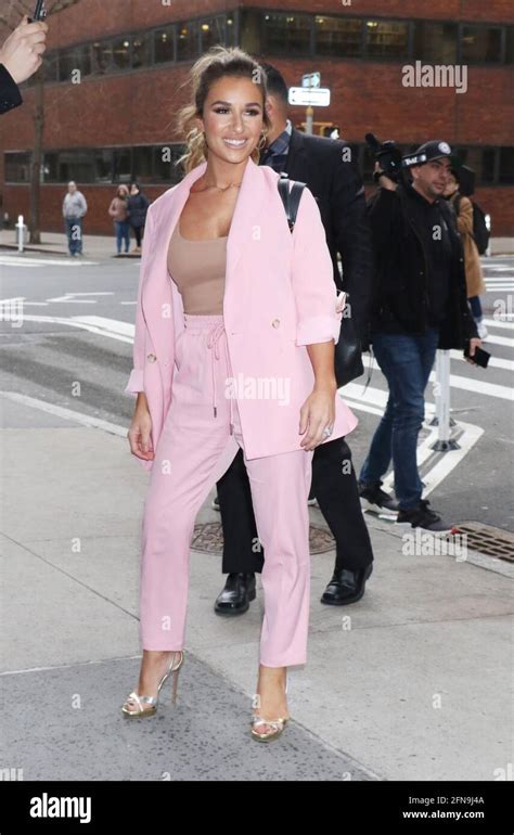 New York Ny 20200114 Jessie James Decker At Build Series To Talk
