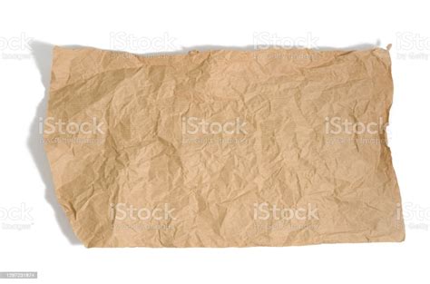 흰색 배경에 찢어진 가장자리가 있는 갈색 양피지 종이 조각 0명에 대한 스톡 사진 및 기타 이미지 0명 갈색 거친 Istock