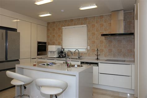 무료 이미지 바닥 시골집 부엌 재산 방 아파트 인테리어 디자인 부동산 캐비닛 전력 주택 아일 라드 포드 식탁 5472x3648 1102511