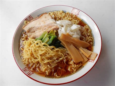昔ながらの中華そば 鶏ガラ醤油 対 マルちゃん正麺 醤油味 やまりすがたべるもの