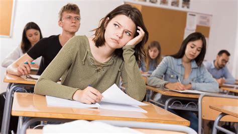 8 Subtle Traits Of People Who Are Very Simple Minded Yourtango